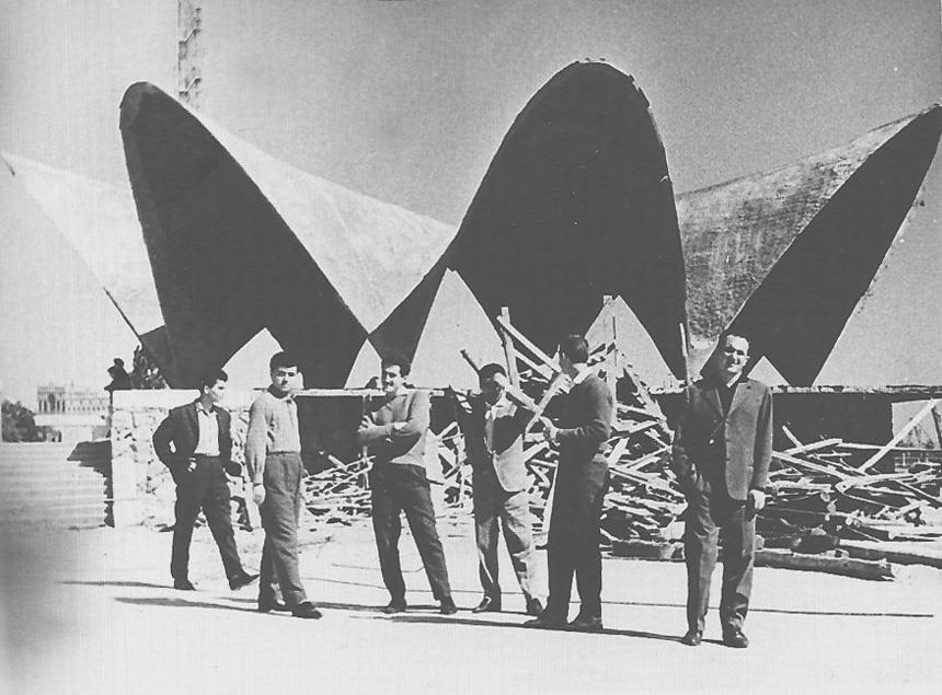 Mirvari kafesinin tikilməsi. | Bildirchin.az